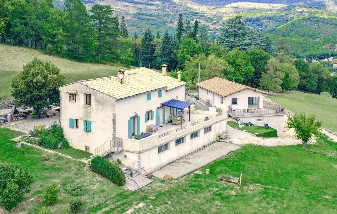 210 M² Maison De Vacances ∙ 5 Chambres ∙ 12 Personnes - Alpes-de-Haute-Provence