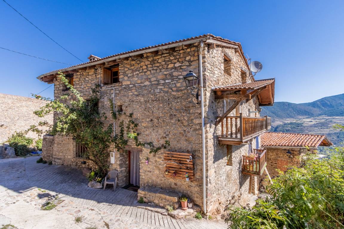 130 M² Casa ∙ 3 Habitaciones ∙ 7 Huéspedes - Gósol
