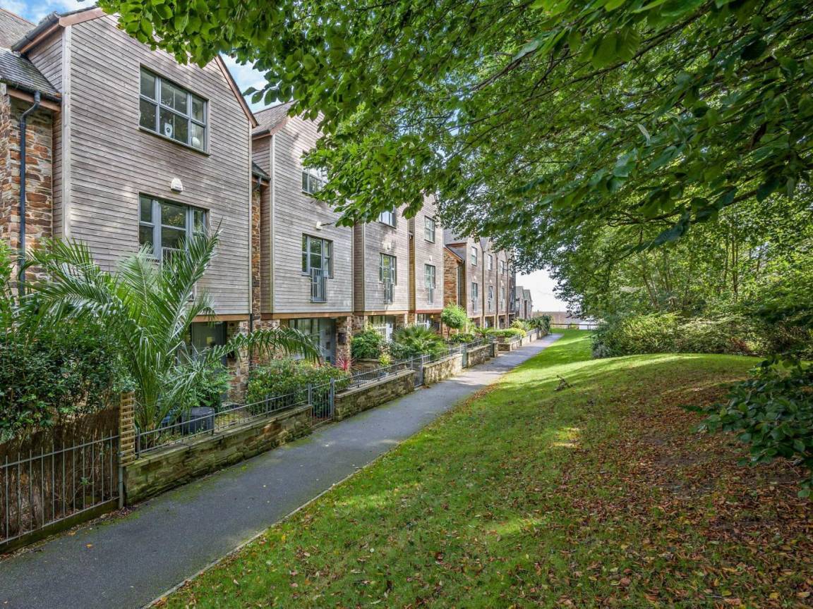 Cottage ∙ 4 Bedrooms ∙ 8 Guests - St Austell