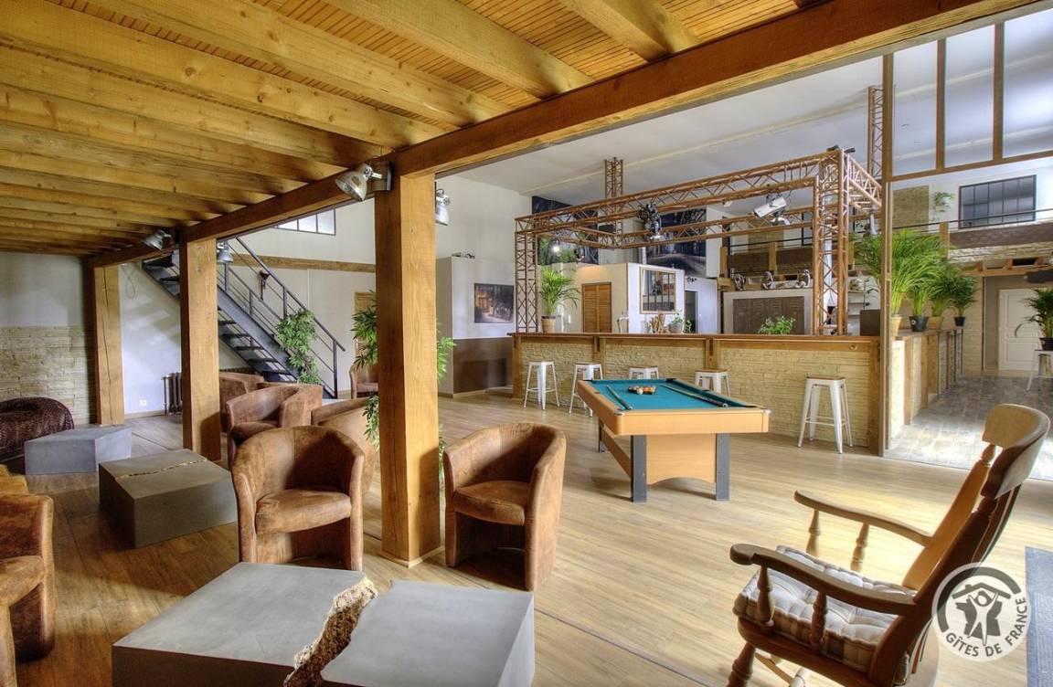 250 M² Gîte ∙ 5 Chambres ∙ 15 Personnes - Beaujolais