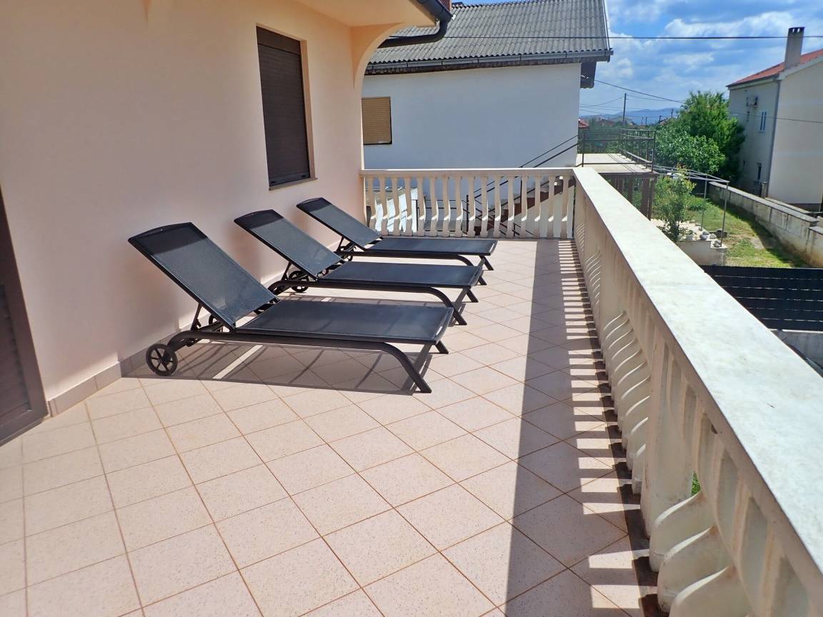 150 M² Ferienhaus ∙ 3 Schlafzimmer ∙ 6 Gäste - Starigrad-Paklenica