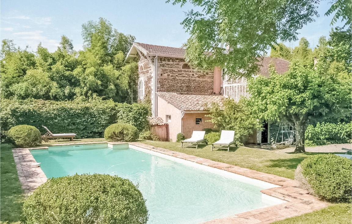 220 M² Maison De Vacances ∙ 3 Chambres ∙ 6 Personnes - Morcenx