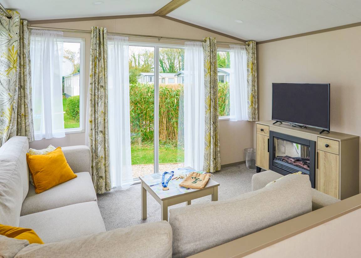 Caravan ∙ 2 Bedrooms ∙ 6 Guests - St Ives