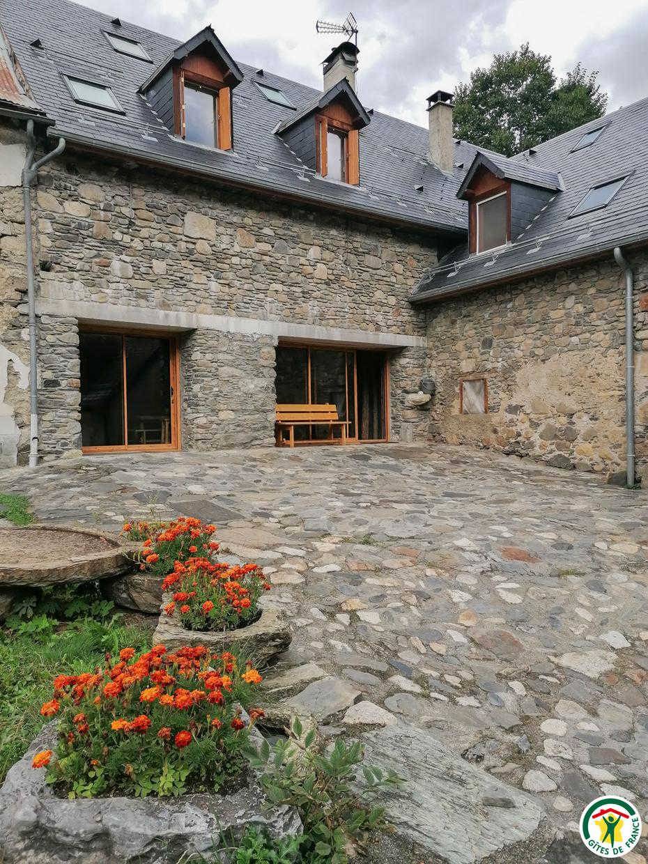 150 M² Gîte ∙ 8 Chambres ∙ 15 Personnes - Haute-Garonne