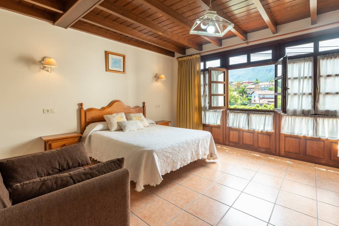 300 M² Cottage ∙ 4 Bedrooms ∙ 8 Guests - Asturien