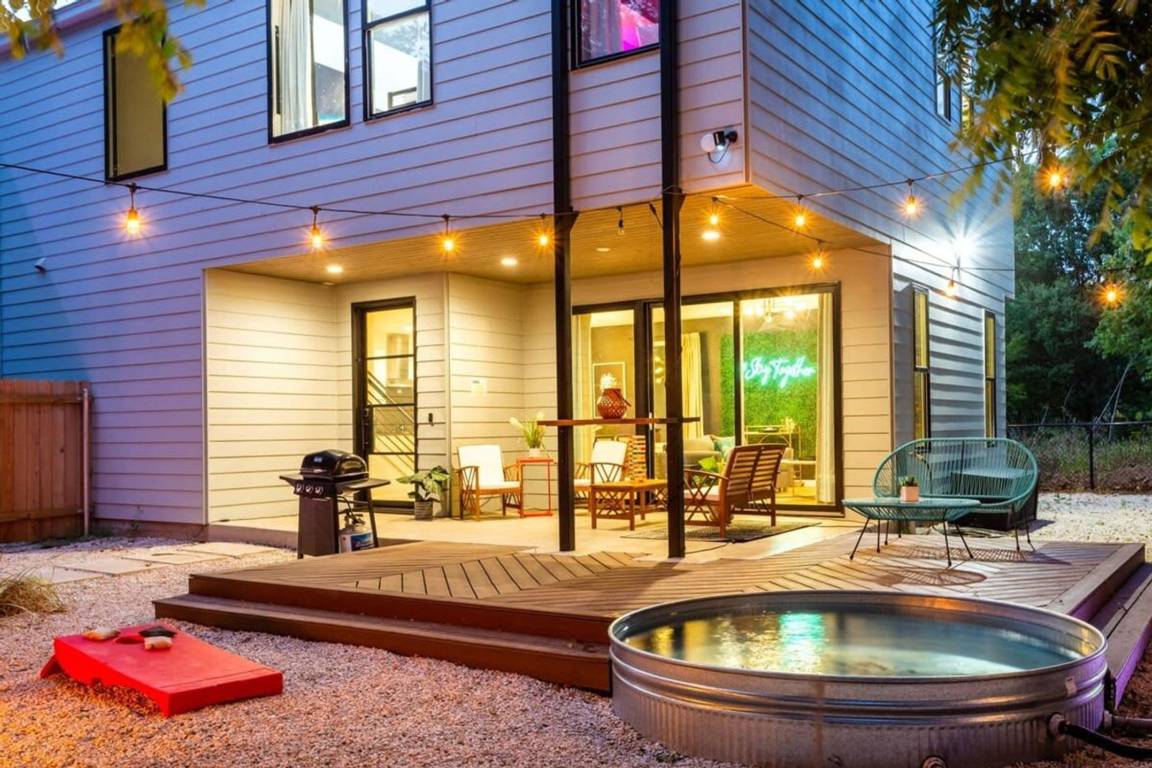 Casa ∙ 10 Quartos ∙ 36 Hóspedes - Austin, TX