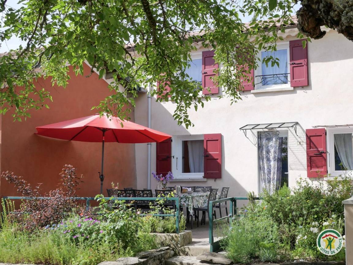 150 M² Gîte ∙ 4 Chambres ∙ 10 Personnes - Orpierre