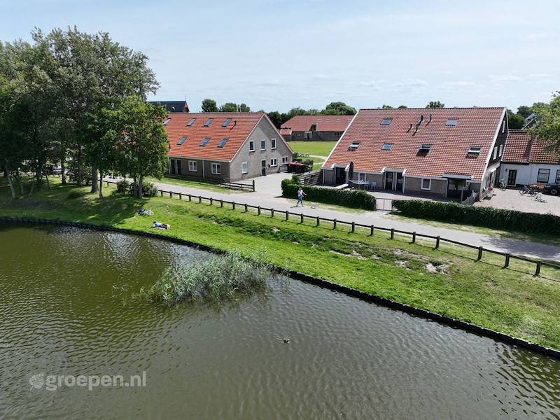 Maison De Vacances ∙ 8 Chambres ∙ 16 Personnes - Nes