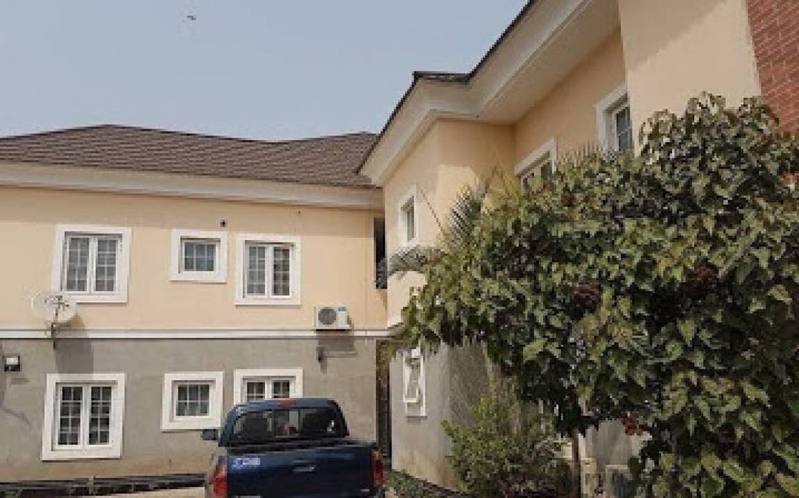 30 M² Privatrum ∙ 1 Sovrum ∙ 2 Gäster - Abuja