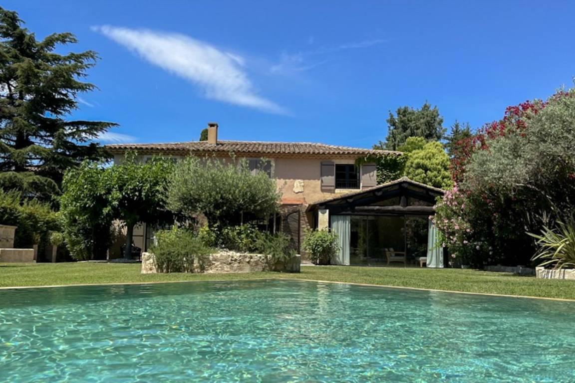 Villa ∙ 5 Bedrooms ∙ 10 Guests - Les Baux-de-Provence