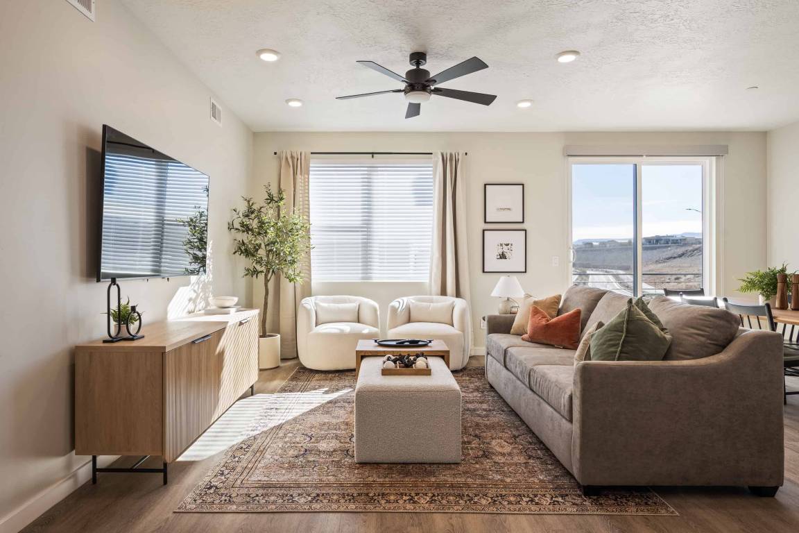 99 M² Condo ∙ 2 Bedrooms ∙ 6 Guests - St. George