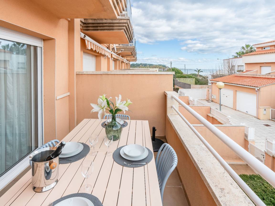 98 M² Ferienhaus ∙ 1 Schlafzimmer ∙ 8 Gäste - Creixell