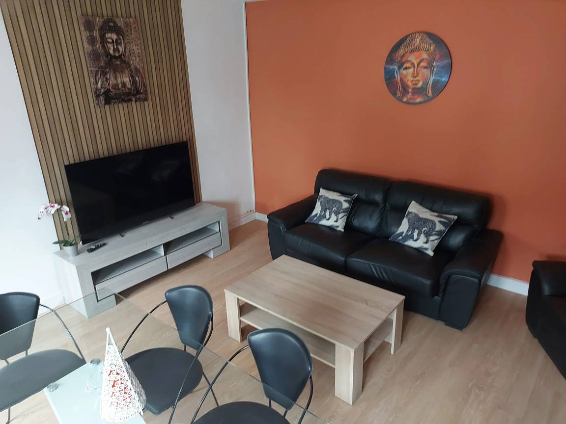 93 M² House ∙ 3 Bedrooms ∙ 7 Guests - Caudry