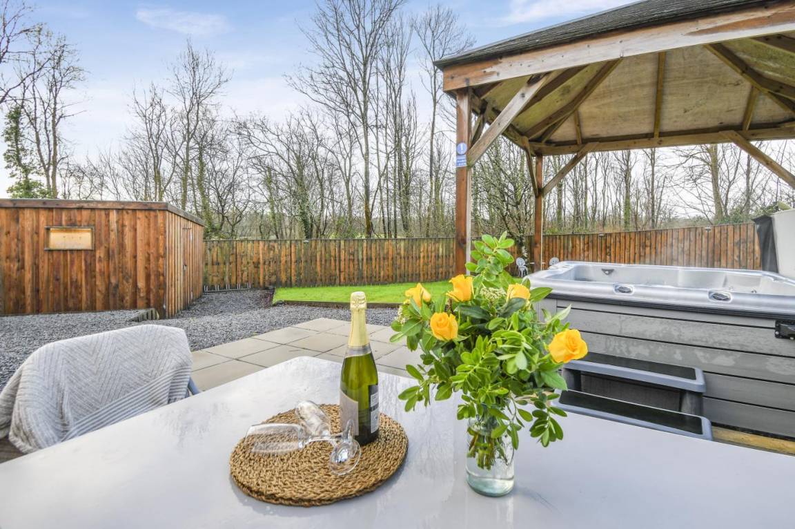 Cottage ∙ 2 Bedrooms ∙ 4 Guests - Cardigan