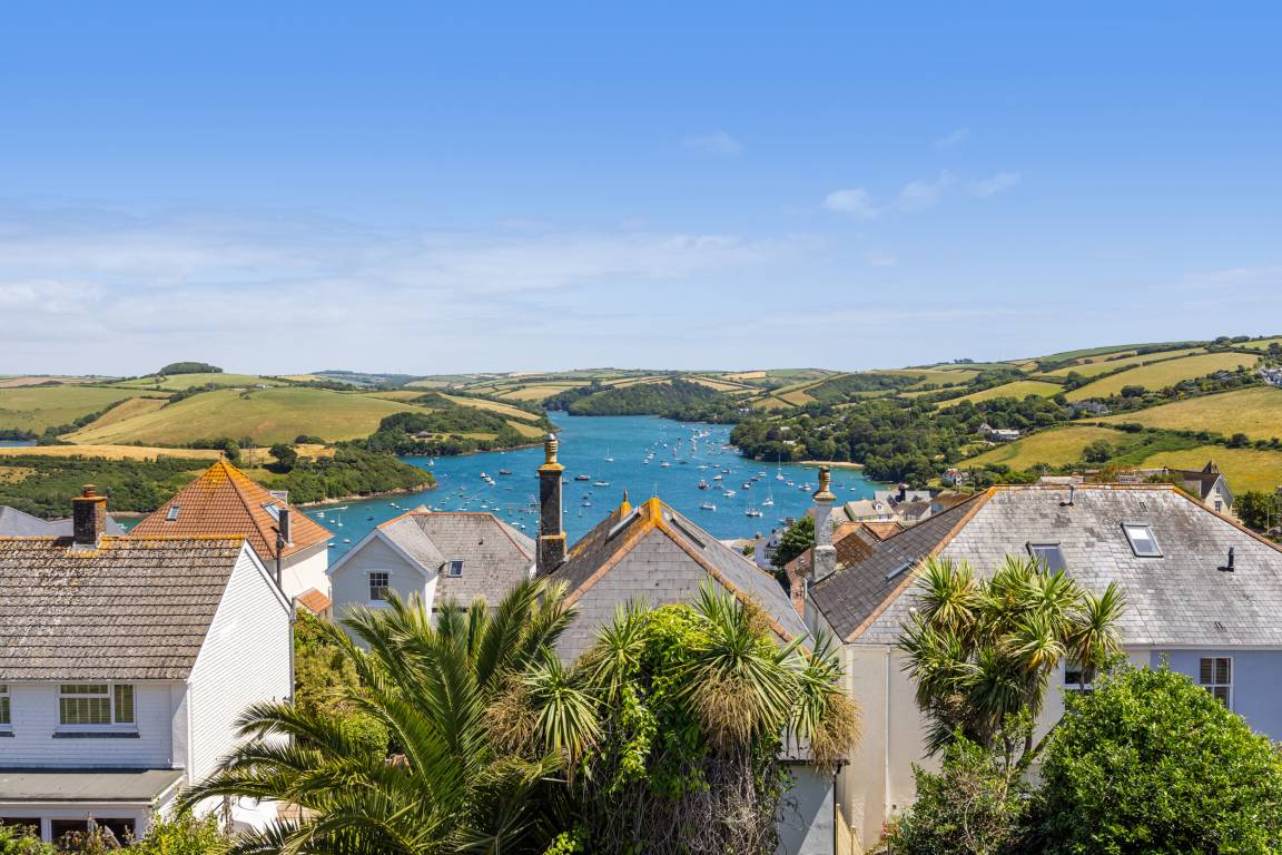 Cottage ∙ 5 Bedrooms ∙ 8 Guests - Salcombe