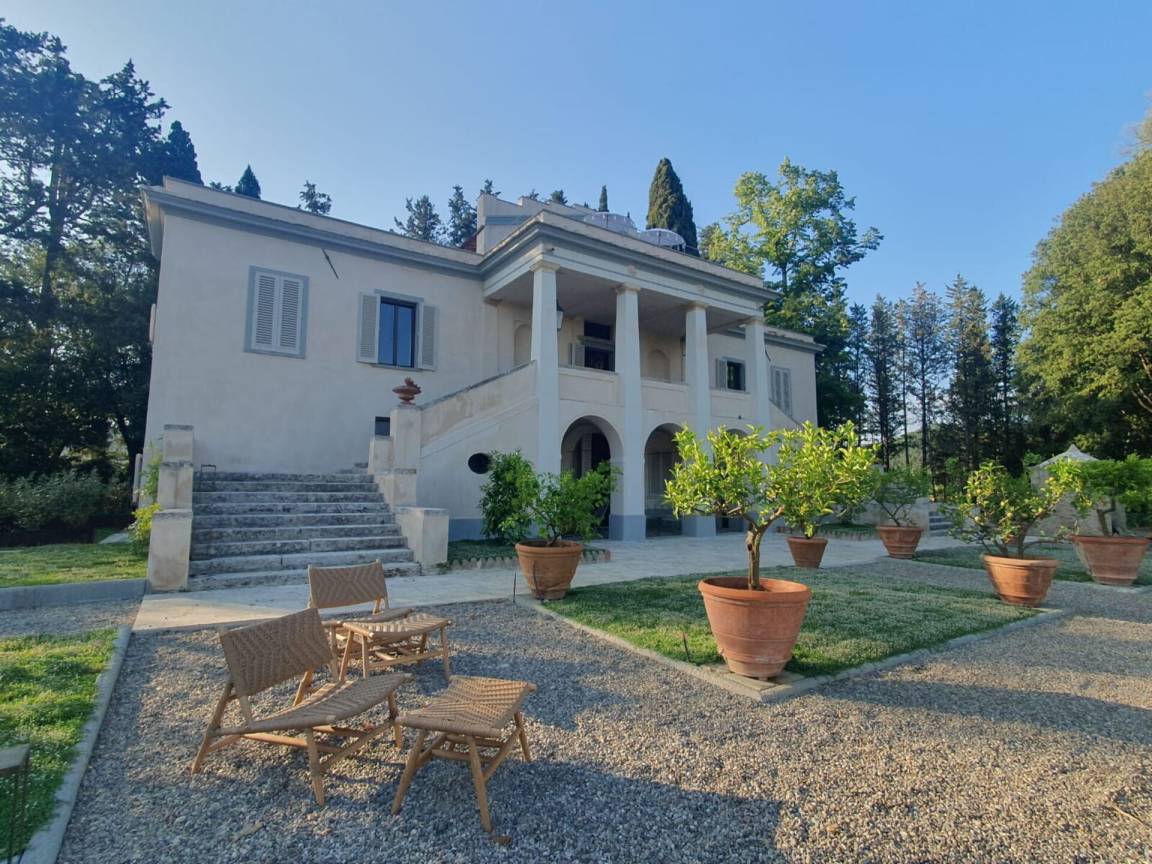 600 M² Villa ∙ 7 Bedrooms ∙ 14 Guests - Monteriggioni