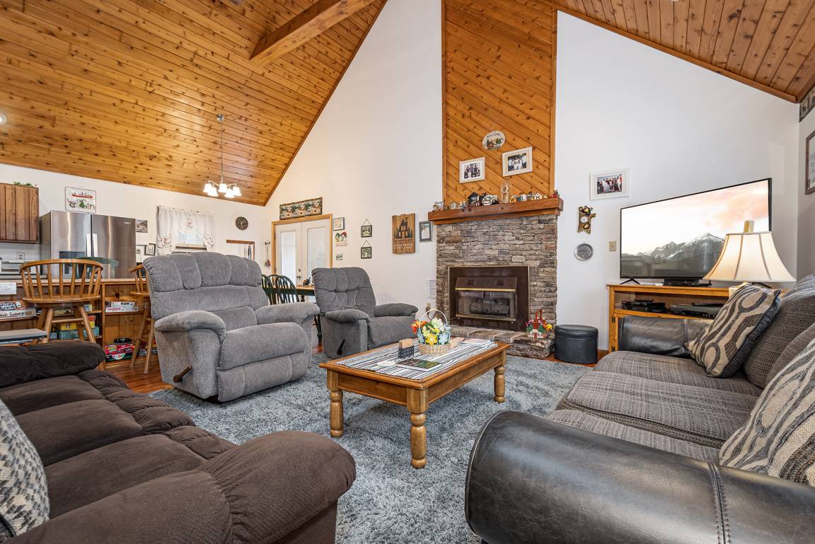 234 M² House ∙ 4 Bedrooms ∙ 10 Guests - Oakland, MD