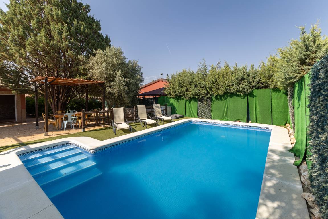 150 M² Casa ∙ 5 Habitaciones ∙ 15 Huéspedes - Tarancón