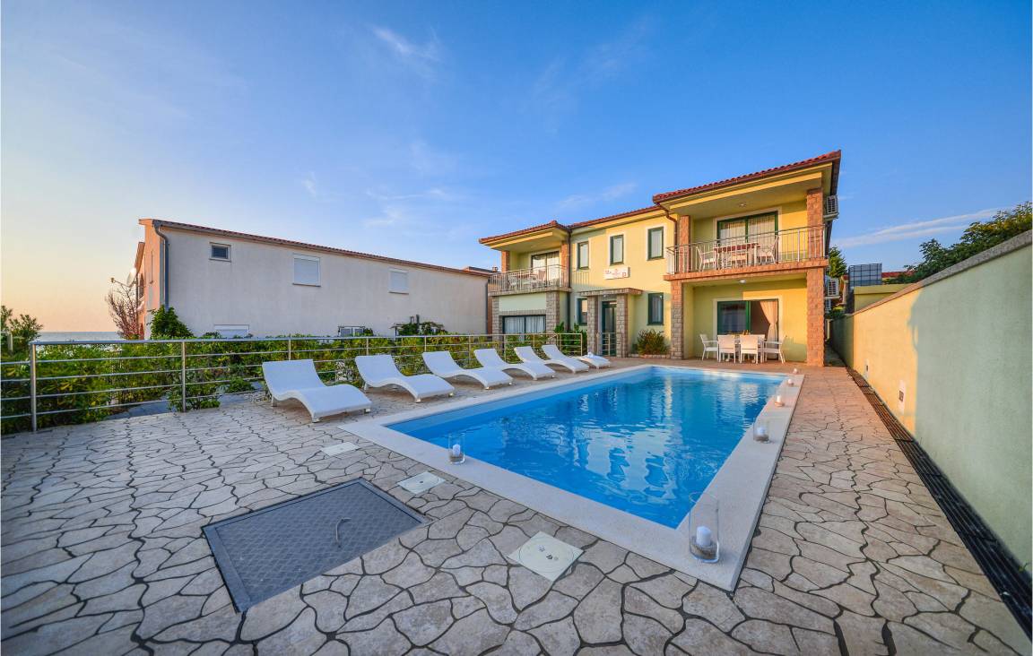 350 M² House ∙ 7 Bedrooms ∙ 14 Guests - Vir