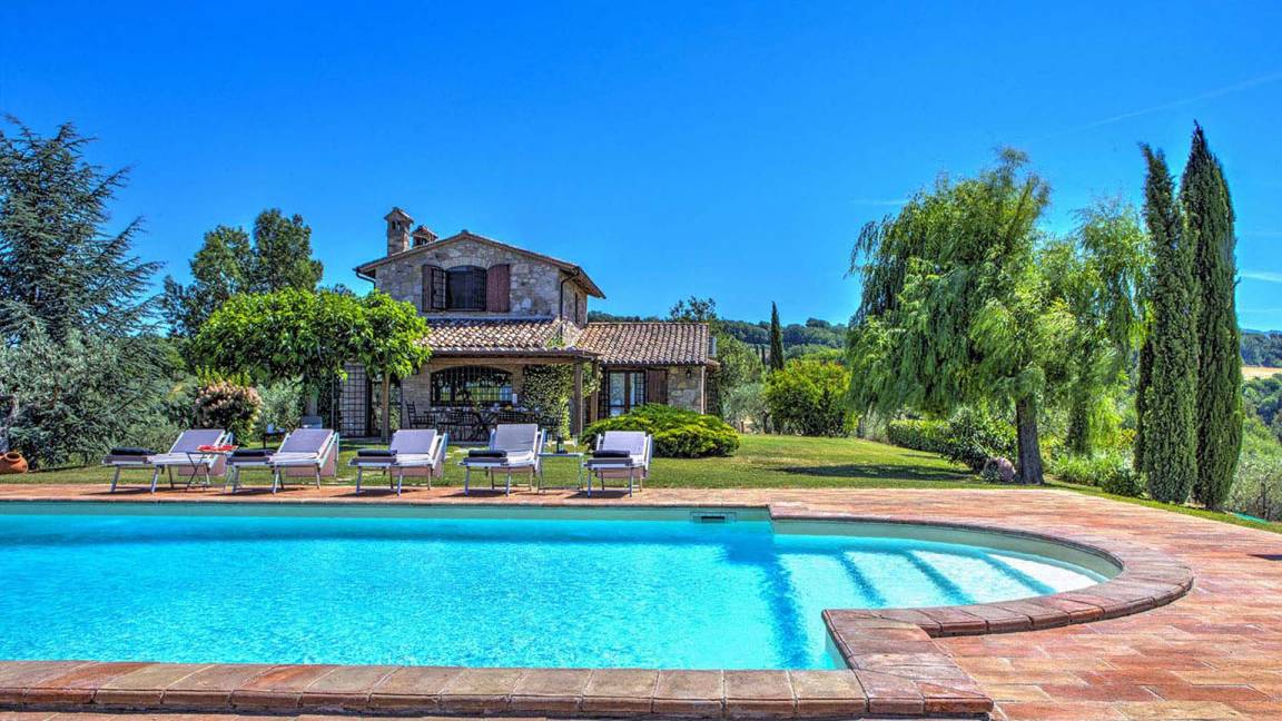 240 M² Villa ∙ 5 Bedrooms ∙ 10 Guests - Todi