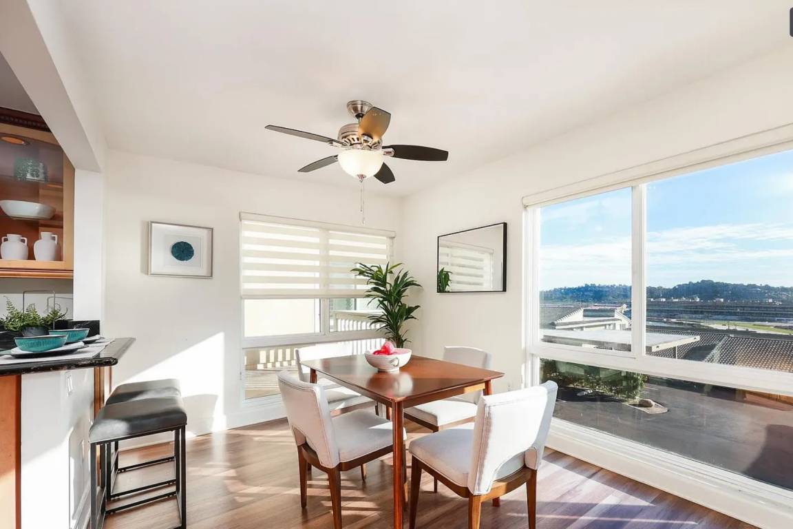 113 M² Apartment ∙ 2 Bedrooms ∙ 5 Guests - Del Mar, CA