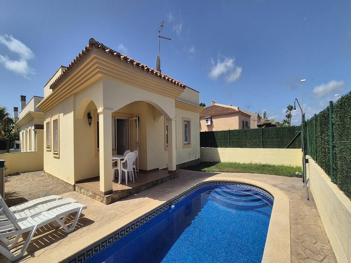 75 M² Casa ∙ 3 Habitaciones ∙ 6 Huéspedes - Parque Natural del Delta del Ebro