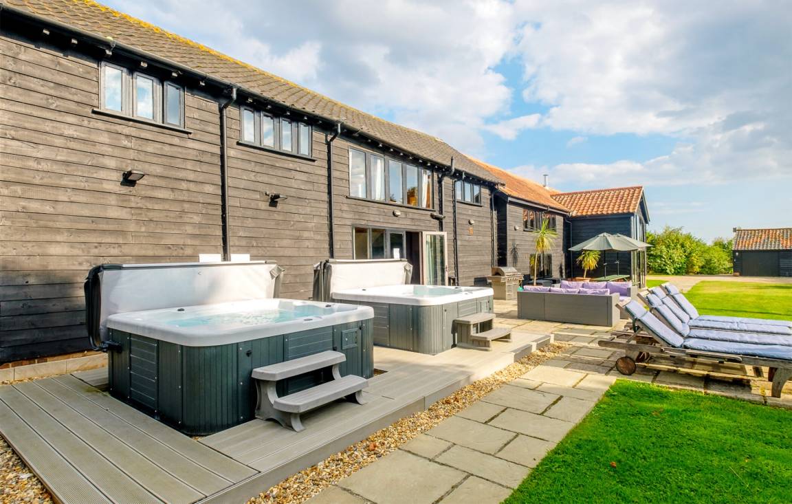 Cottage ∙ 7 Bedrooms ∙ 14 Guests - Norfolk