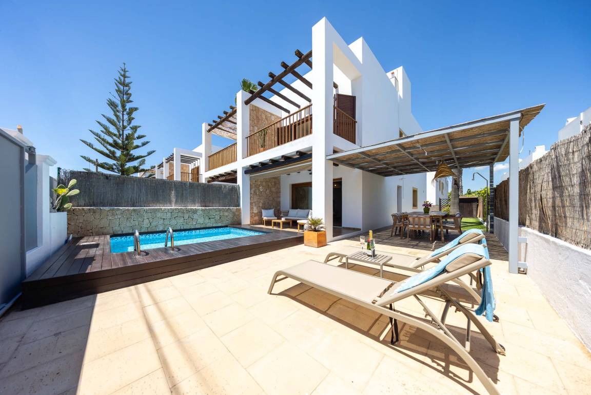 140 M² House ∙ 3 Bedrooms ∙ 6 Guests - Ibiza Airport (IBZ)