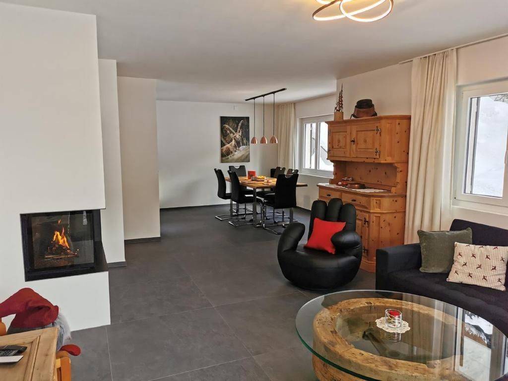 100 M² Ferienwohnung ∙ 3 Schlafzimmer ∙ 6 Gäste - Pontresina