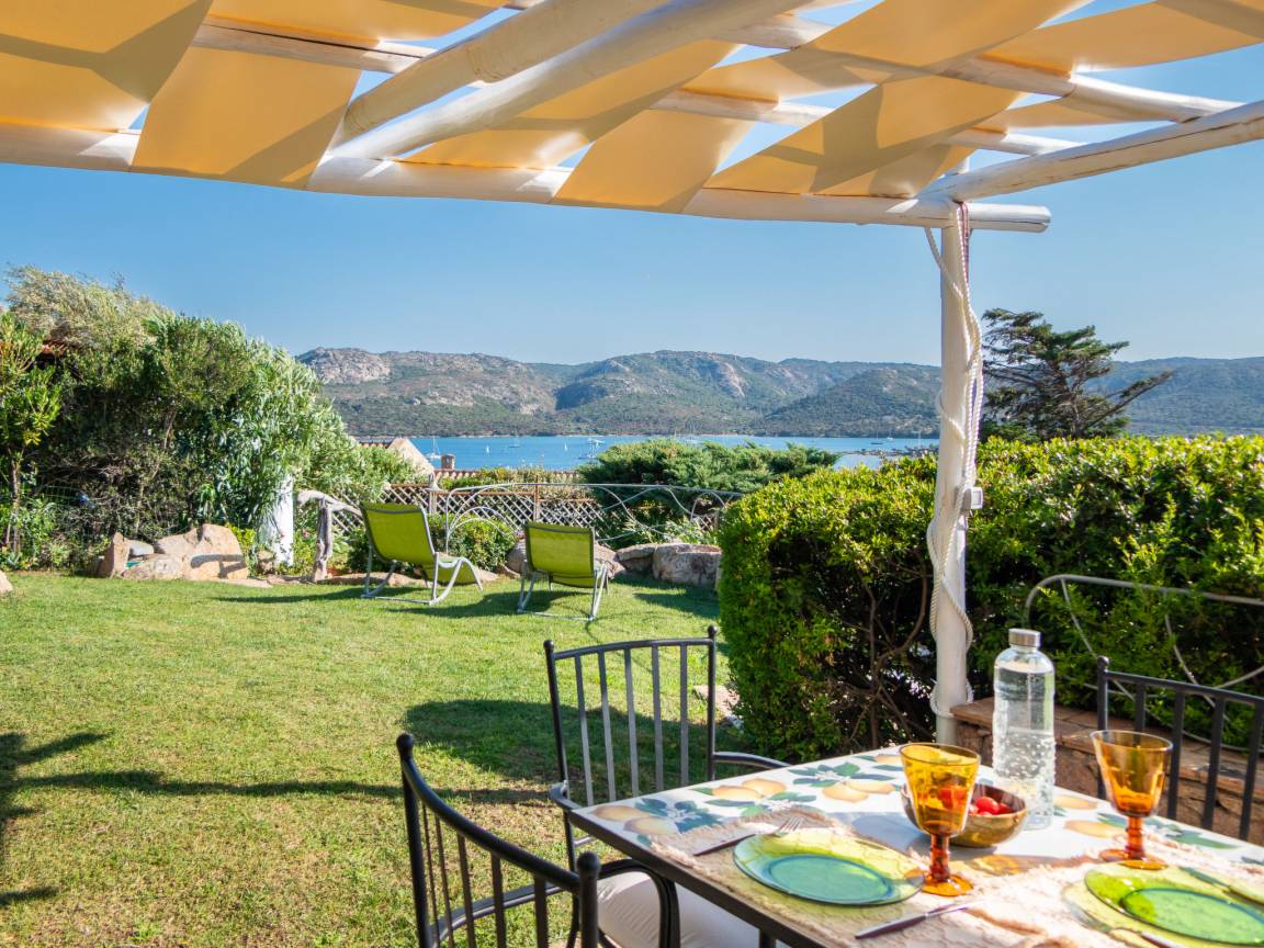 75 M² House ∙ 2 Bedrooms ∙ 6 Guests - La Maddalena