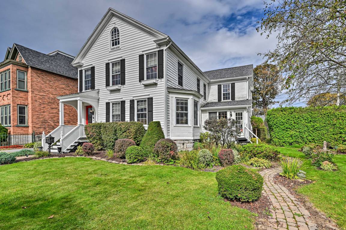 232 M² House ∙ 4 Bedrooms ∙ 6 Guests - Plattsburgh, NY