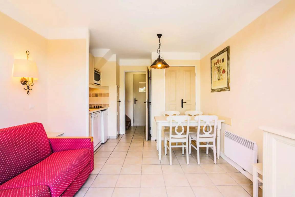 35 M² Huis ∙ 1 Slaapkamer ∙ 5 Gasten - Grospierres