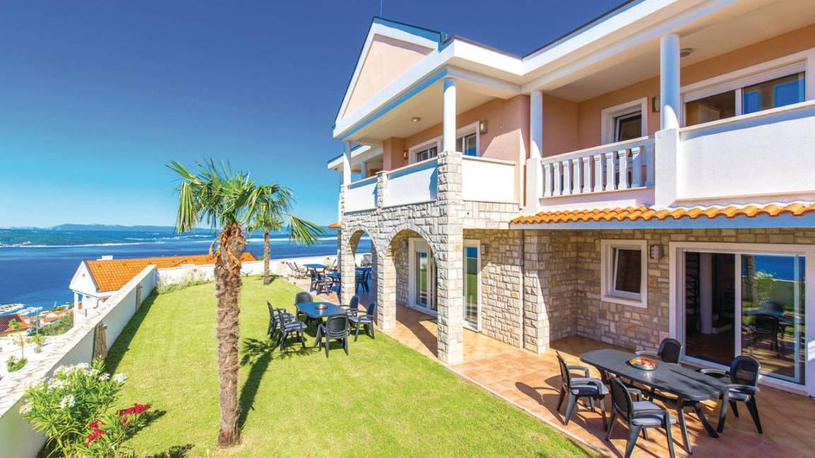 282 M² House ∙ 7 Bedrooms ∙ 19 Guests - Crikvenica