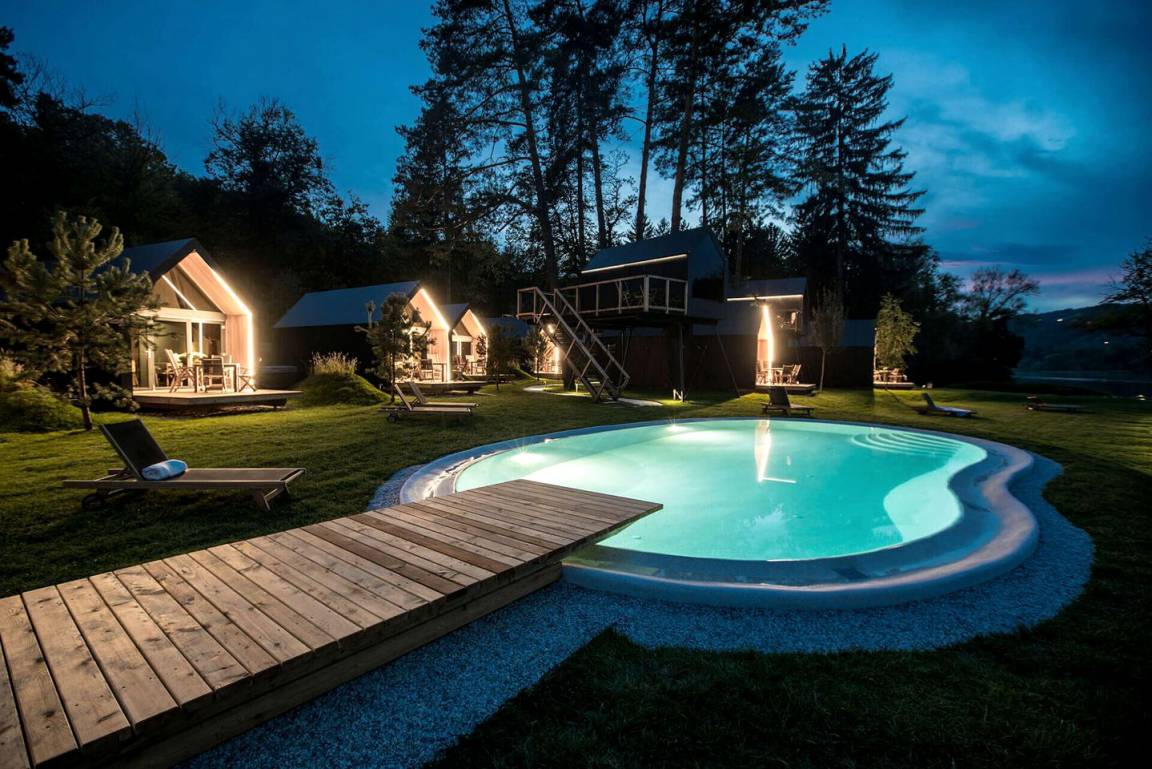 Leirintä ∙ 1 Makuuhuone ∙ 2 Vierasta - Slowenien