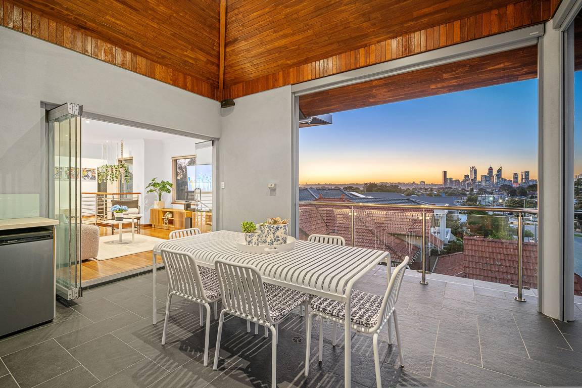 325 M² House ∙ 3 Bedrooms ∙ 6 Guests - Stirling
