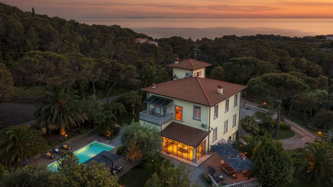 380 M² Villa ∙ 4 Bedrooms ∙ 10 Guests - Ливорно