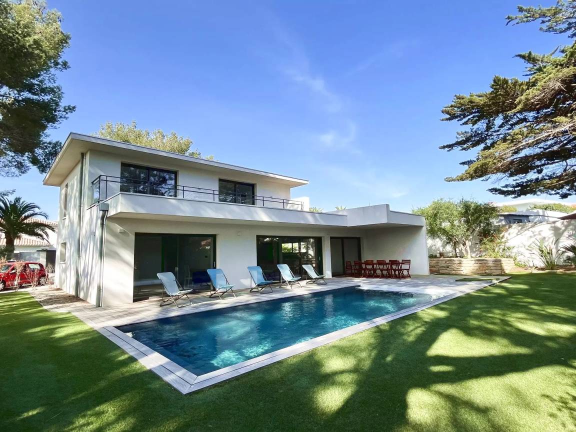 180 M² House ∙ 4 Bedrooms ∙ 8 Guests - Bandol
