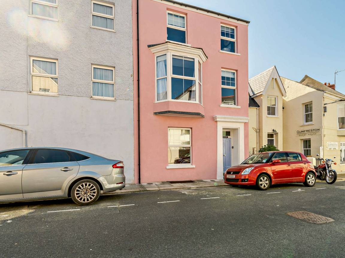 Cottage ∙ 5 Bedrooms ∙ 10 Guests - Tenby