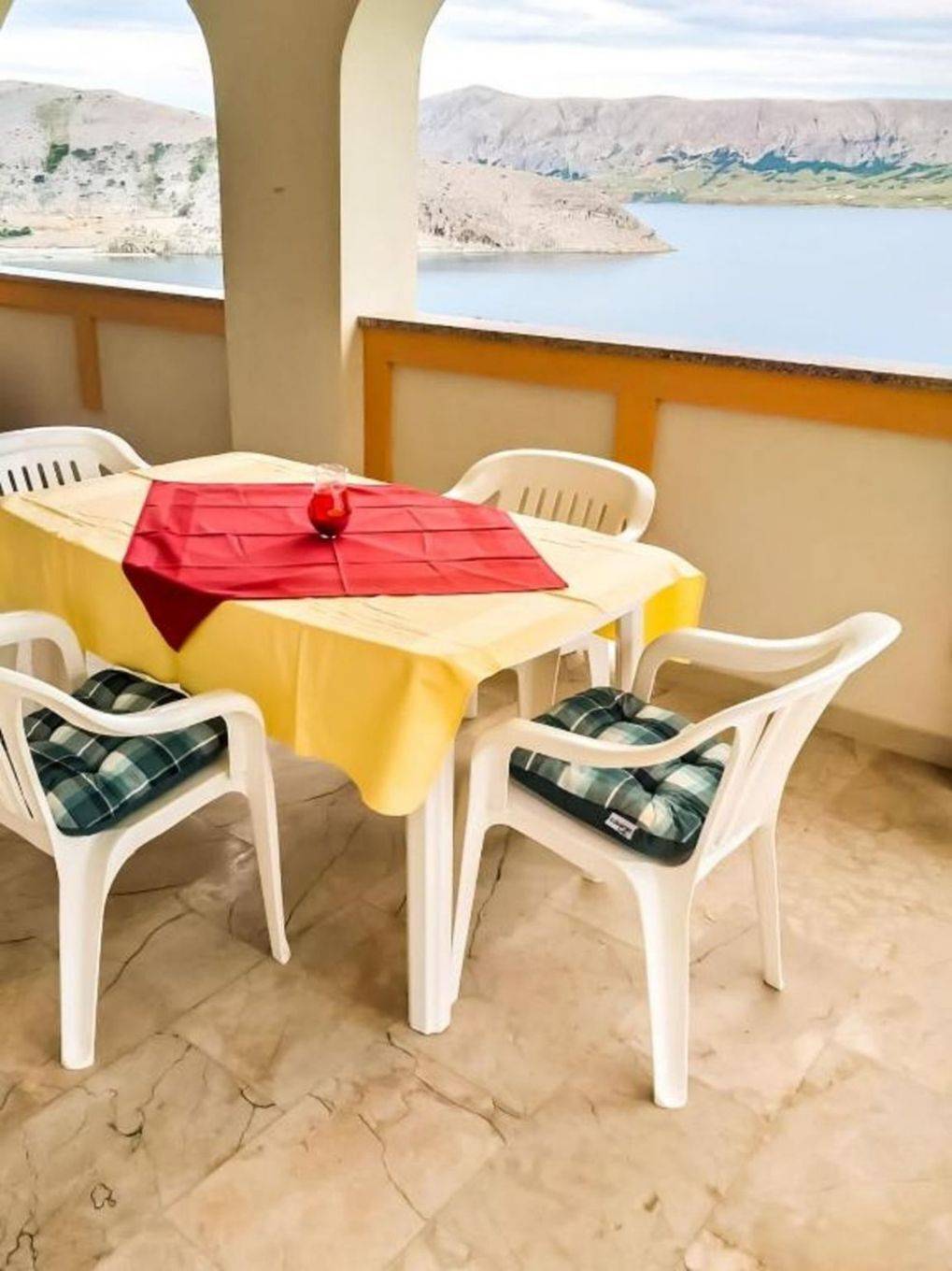 60 M² Ferienwohnung ∙ 2 Schlafzimmer ∙ 4 Gäste - Karlobag