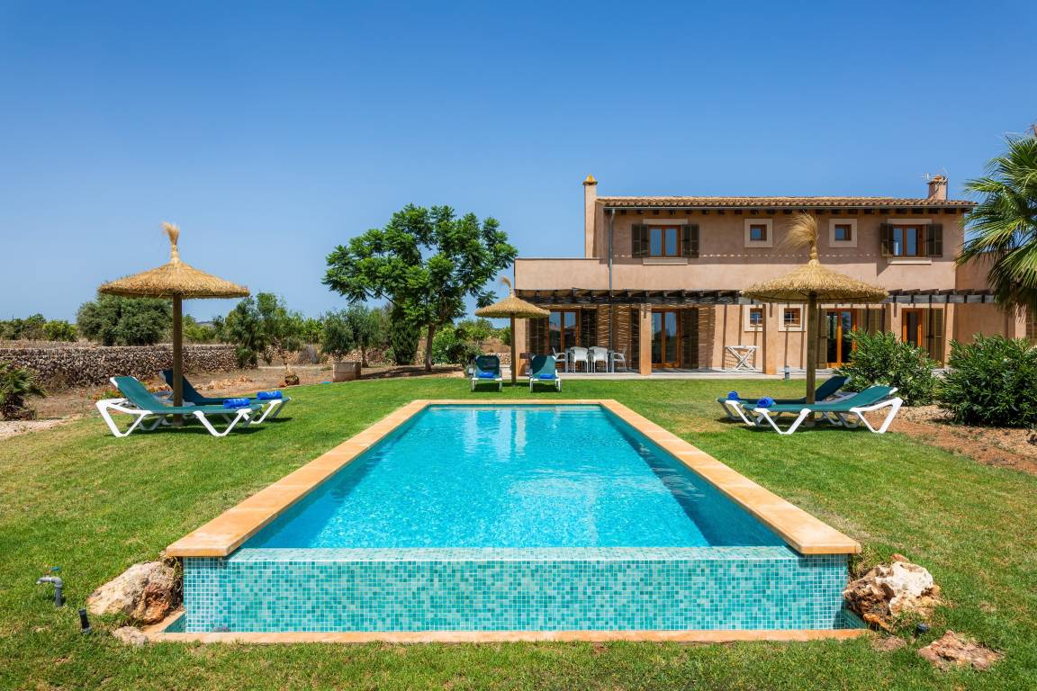 240 M² Finca ∙ 3 Slaapkamers ∙ 6 Gasten - Cala Millor