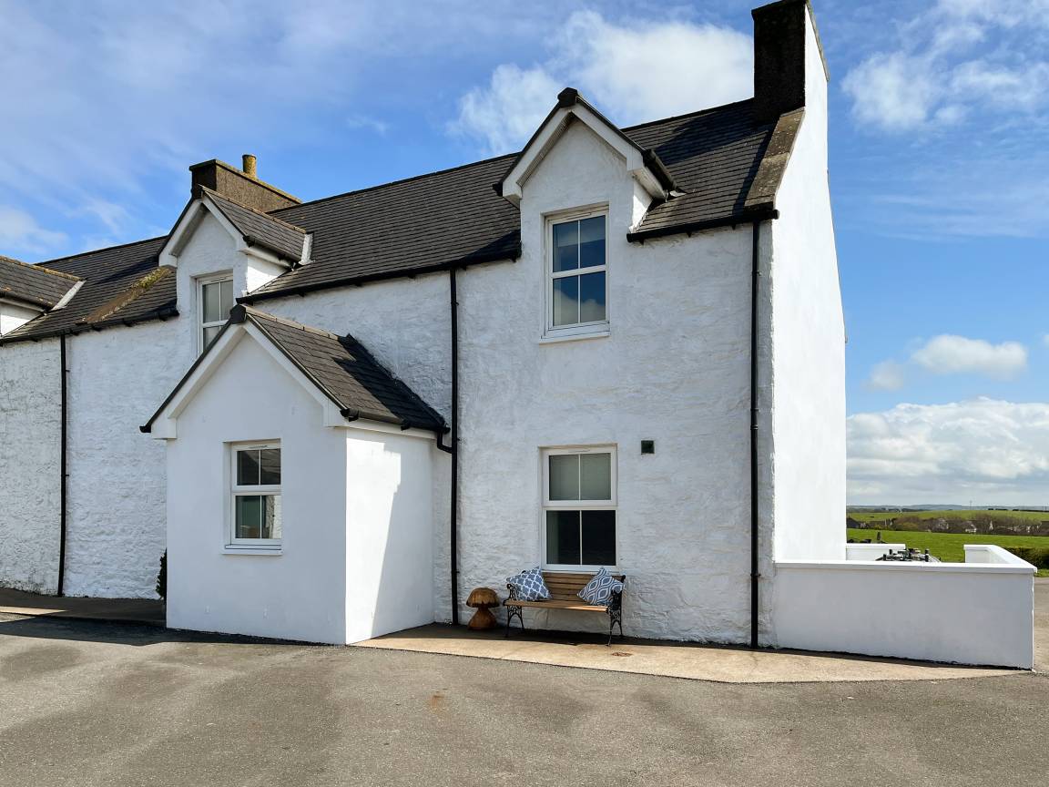 Cottage ∙ 3 Bedrooms ∙ 5 Guests - Stranraer