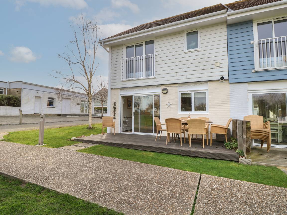 Cottage ∙ 3 Bedrooms ∙ 6 Guests - Lymington