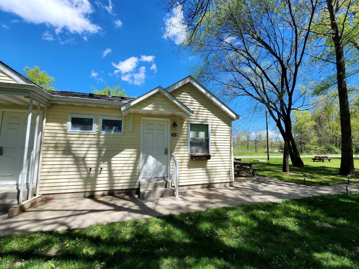 House ∙ 1 Bedroom ∙ 4 Guests - Great River Bluffs State Park, Winona