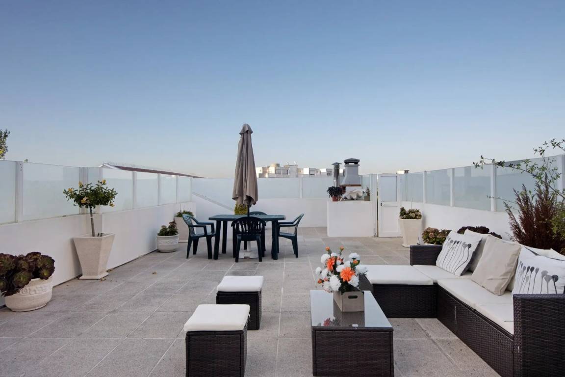 486 M² Talo ∙ 5 Makuuhuonetta ∙ 12 Vierasta - Oporto