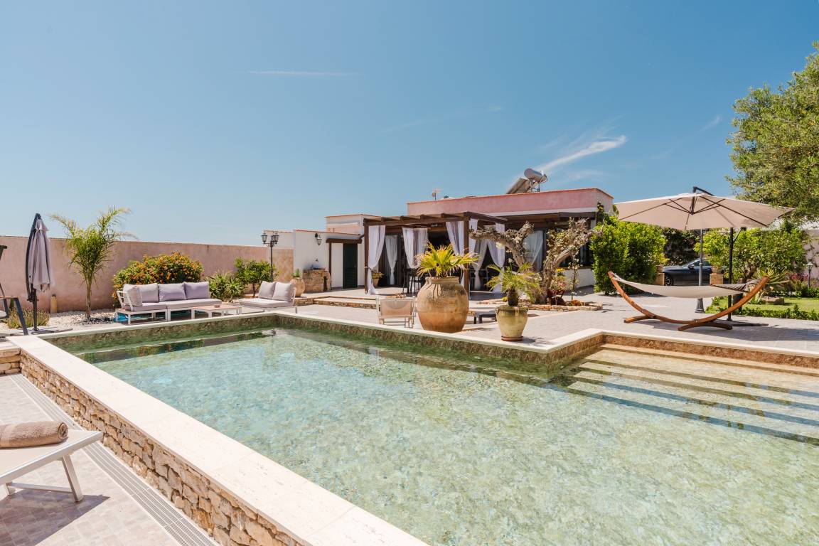 100 M² Villa ∙ 2 Bedrooms ∙ 6 Guests - Trapani