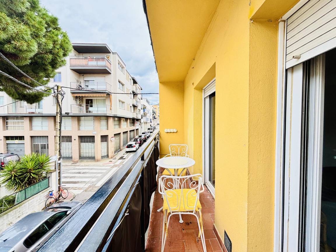 40 M² Apartment ∙ 2 Bedrooms ∙ 4 Guests - Roses