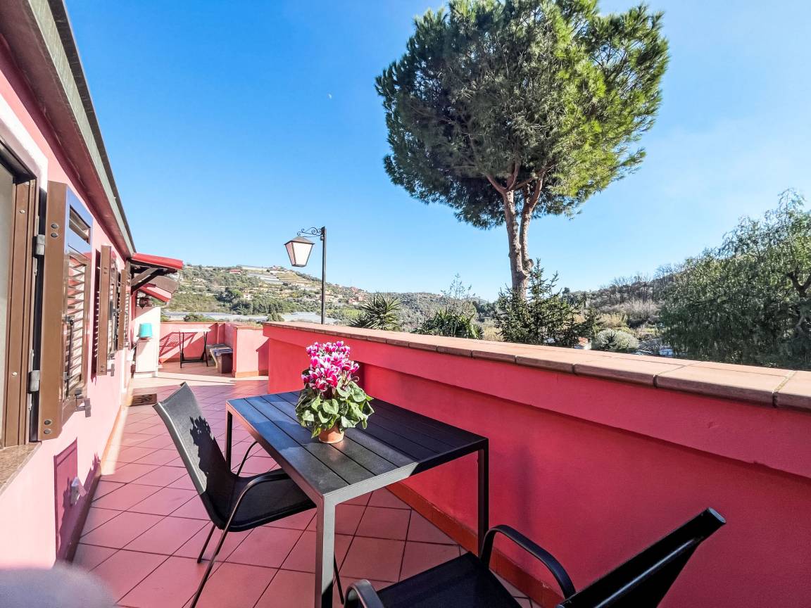 65 M² Apartment ∙ 2 Bedrooms ∙ 4 Guests - Imperia