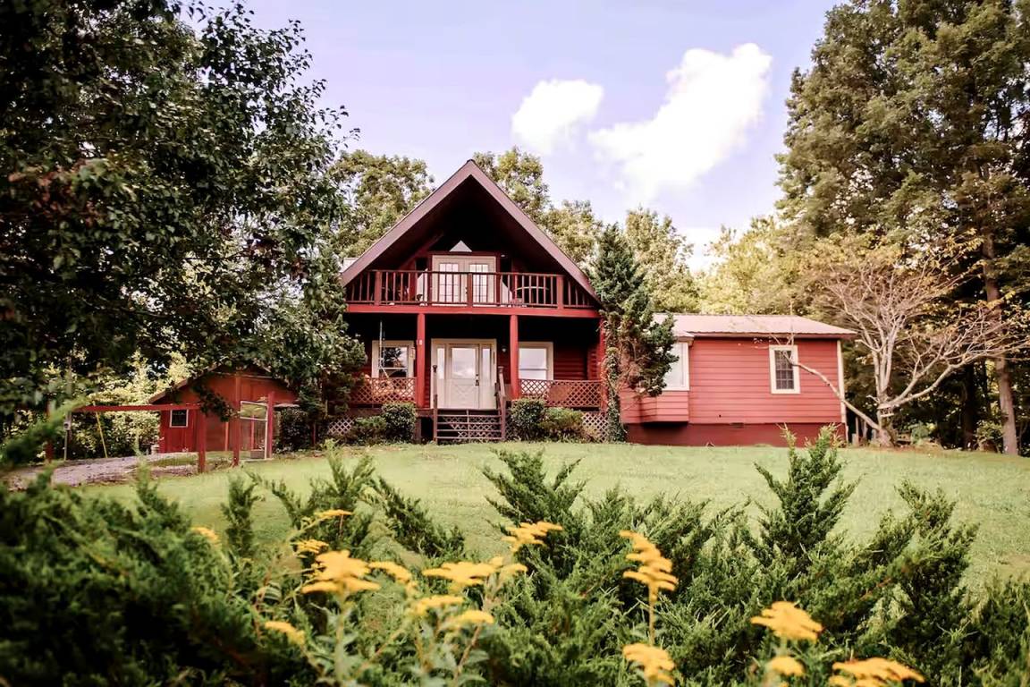 House ∙ 3 Bedrooms ∙ 7 Guests - Huntsville, TN