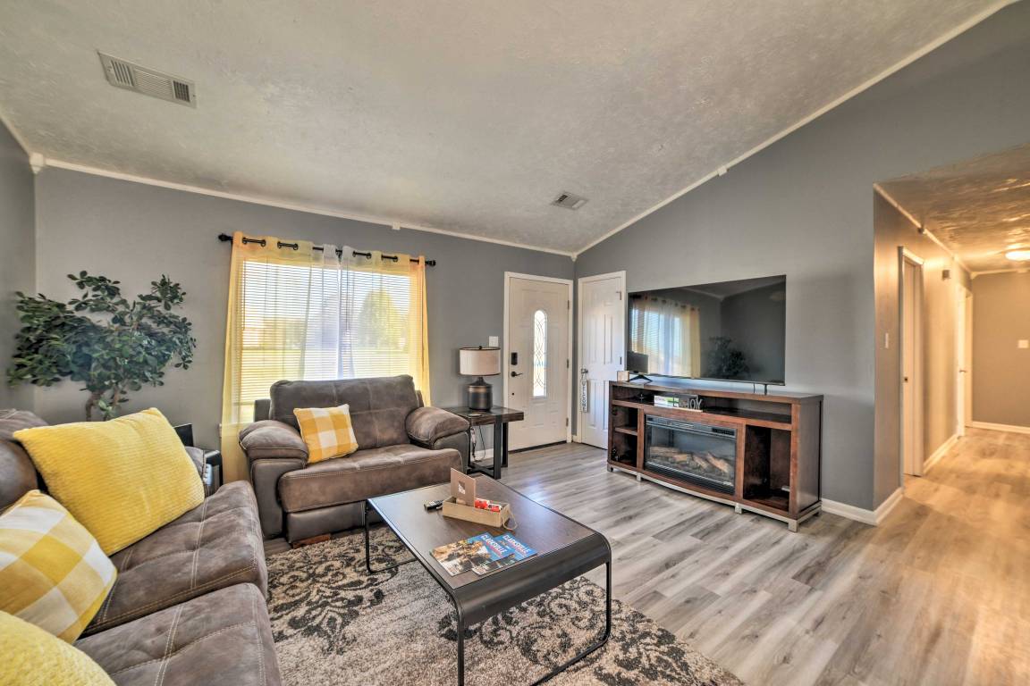 102 M² House ∙ 3 Bedrooms ∙ 6 Guests - Clarksville, TN