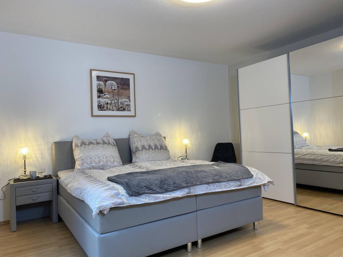 76 M² Ferienwohnung ∙ 1 Schlafzimmer ∙ 2 Gäste - Marburg